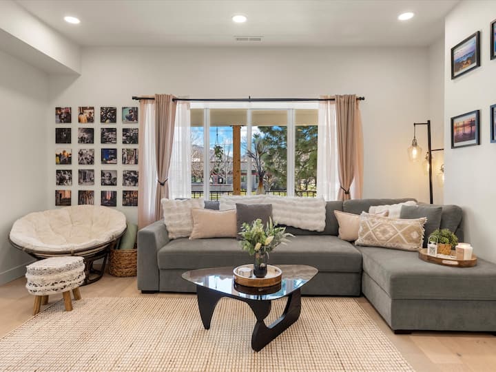 Modern Mountain Bungalow | City + Mountains - Salt Lake City, UT