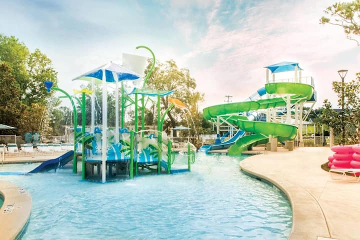 4 Scenic 1br Resort Suites: Near Market Common - Myrtle Beach, SC