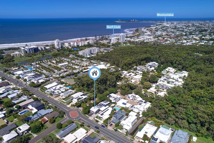 Sunny Escape On Okinja - Alexandra Headland