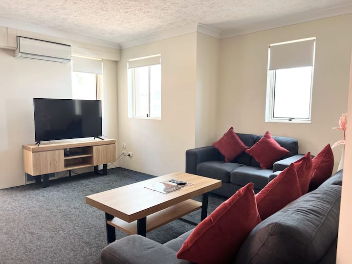 4 Star! Beach Side Deluxe Entire Apartment - Gold Coast