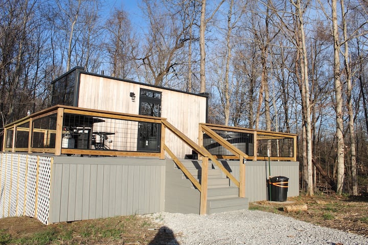 Serenity | Luxury Glass Cabin With Private Hot Tub - Carbondale, IL