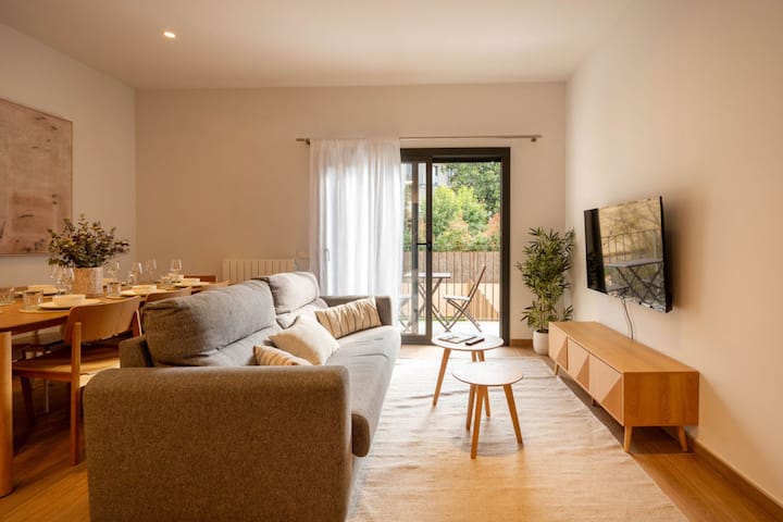 Central And Cozy Apartment With A Private Balcony - Girona