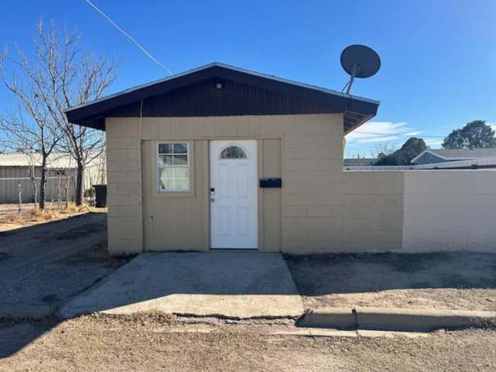 The Roadrunner Casita - Fort Stockton, TX