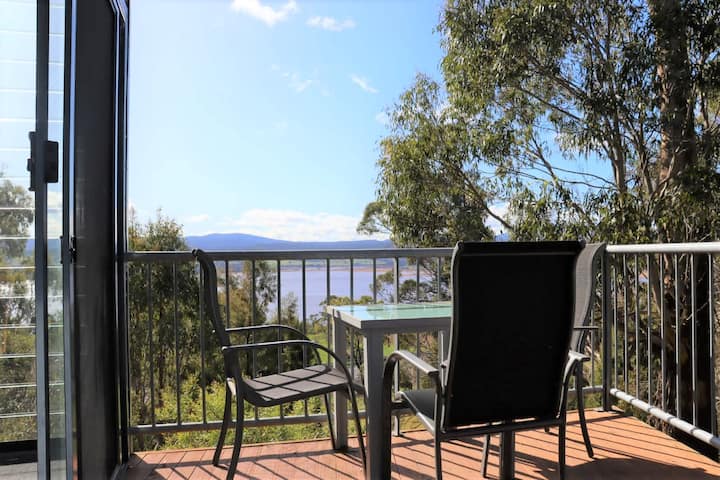 The Tamar Ridge Apartment 10 - King Suite Amazing - 론서스턴