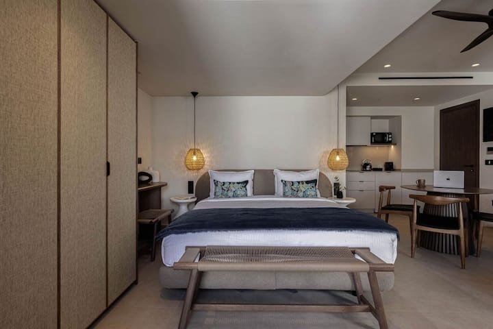 Deluxe Suite With Balcony By Moncasa - Agios Nikolaos