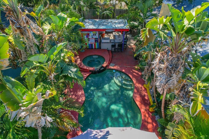 Bungalow Historique Avec Piscine Privée à Ybor - Tampa, FL