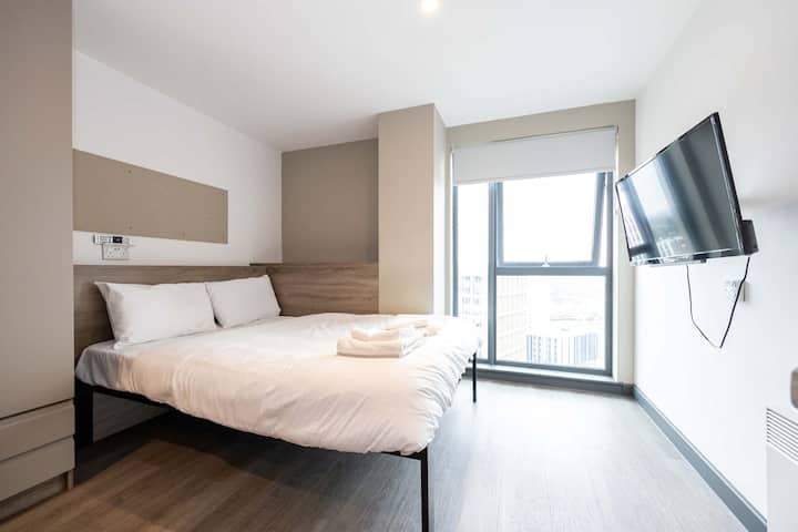 Studios For 2 Near Coventry Station - Coventry