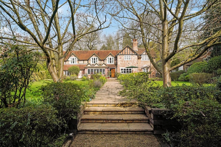 16th Century Manor House | 6br | Private Grounds - Watford