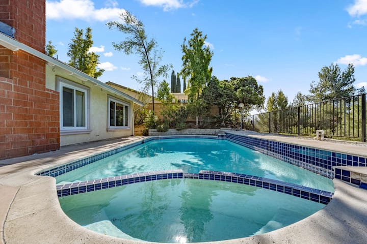 ৎ୭Stylish Glendale Retreat W/ Pool & Billiardsৎ୭ - Altadena, CA