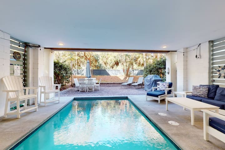 Sandcastle By The Sea - 3 Blocks To Beach, Private - Hilton Head Island, SC