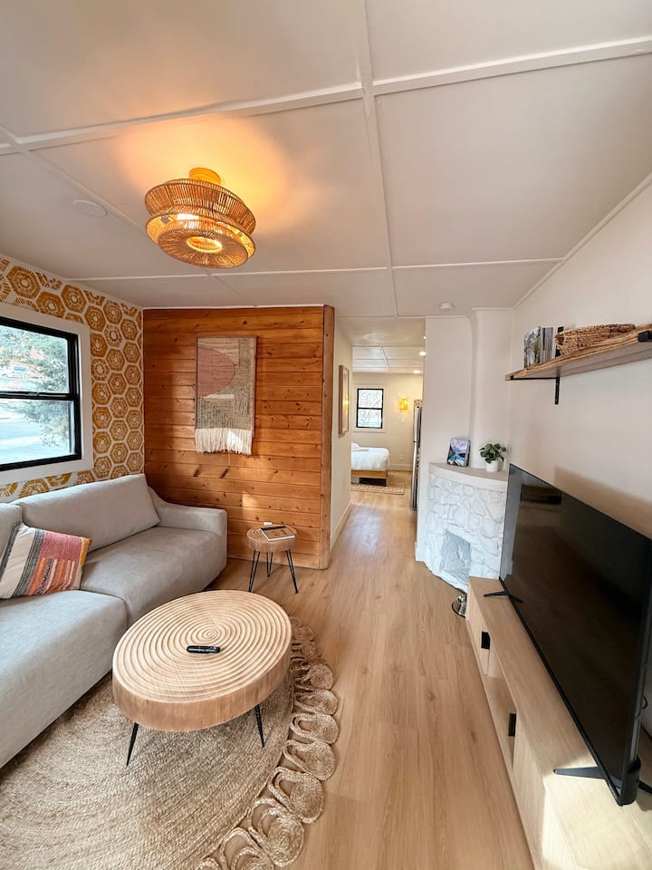 Cozy Studio In Manitou Springs | Walk Downtown - Manitou Springs, CO