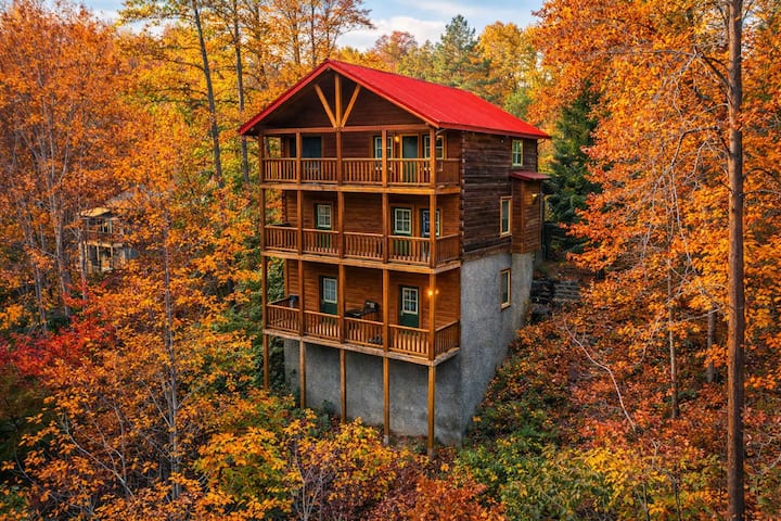 Timberline | Game Loft • Theater • Bbq • Views - Pigeon Forge, TN