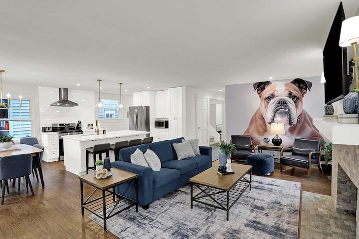 The Butler Bulldog Bungalow | Game Room • Luxe - Indiana (State)