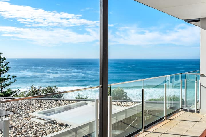 Drift | Ocean Views | Absolute Beachfront - Newcastle