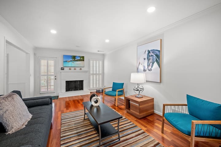 Near Marietta Sq • Grill • Patio • Workspace - Marietta, GA