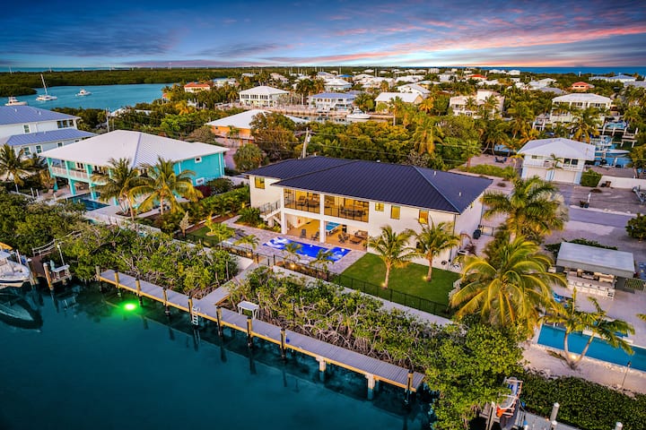 Coco Plum Palms New Waterfront Pool Spa Dock - Marathon, FL