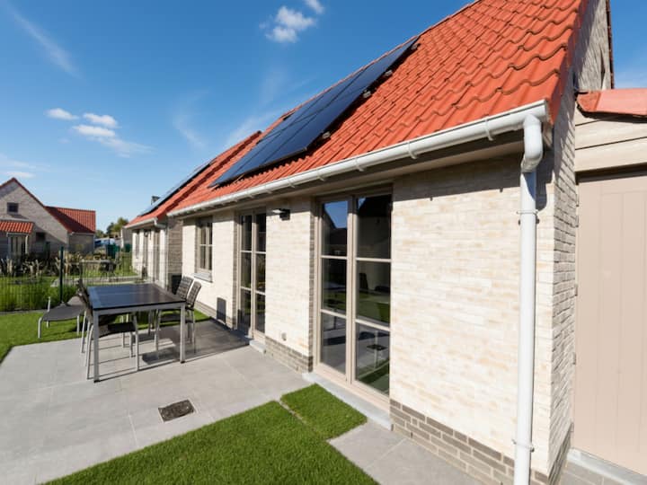 Deux Maisons De Vacances Côte à Côte. - La Panne