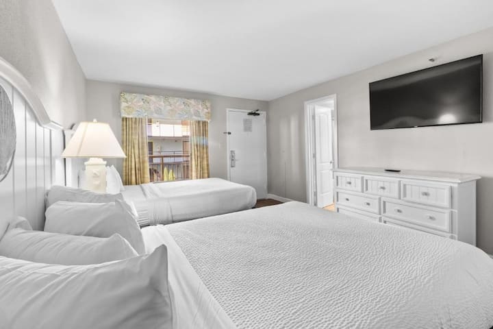 Beach Days + Balcony Nights | 2 Oceanview Units - Myrtle Beach, SC