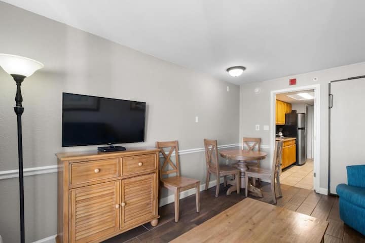 Oceanfront Suites | 2 Units | Views Myrtle Beach - Myrtle Beach, SC