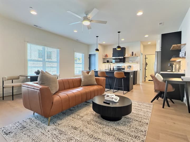 Curated Stay, Free Parking, Walk To Eats And Parks - Birmingham, AL