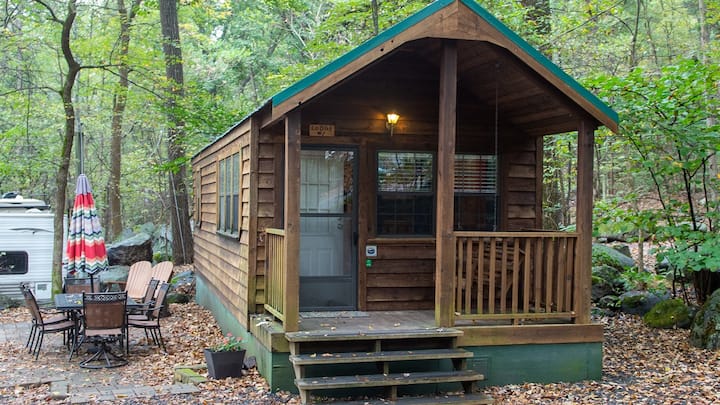 Deluxe Patio Cabin |Sleeps 6 | Gettysburg Koa - Gettysburg, PA