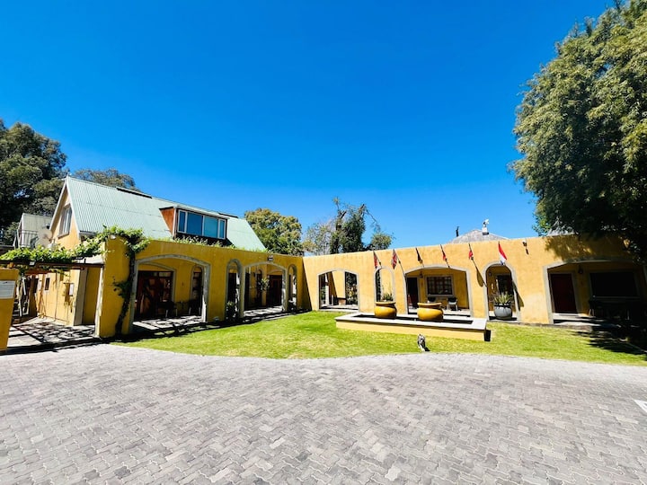 17 On Bird Guest House -Family Cottage 2 - Beaufort West