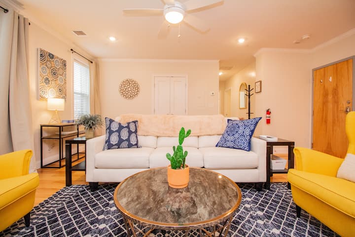 2 Bedroom Unit W/ Elevator & In-unit Laundry - Boston, MA
