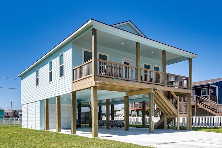 West End Galveston Beach House: Pool & Pier Access - Galveston, TX