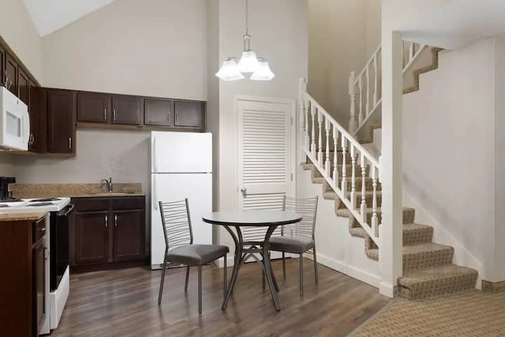 2king Loft | Eastland Suites | Group Trip Space - Bloomington, IL