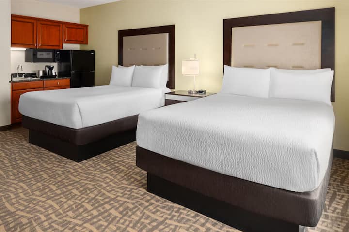 Wyndham Buffalo Dt | 2 Queen Deluxe | Free Bfast - Buffalo, NY