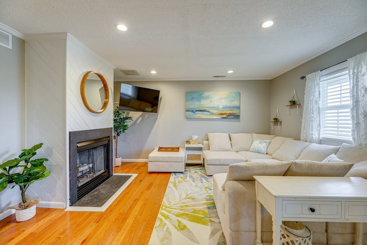 Bright & Airy Condo: Walk To Beach/boardwalk! - Ocean City, MD