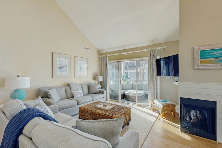 Sea Colony Condo: Pools Tennis & Fitness - Bethany Beach, DE