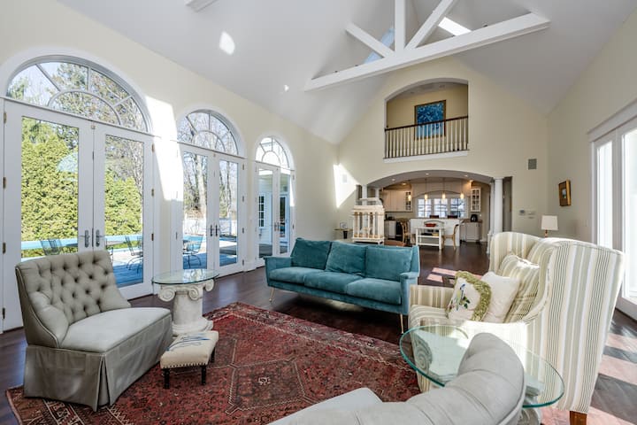 Private Pool & Association Beach! - New Buffalo, MI