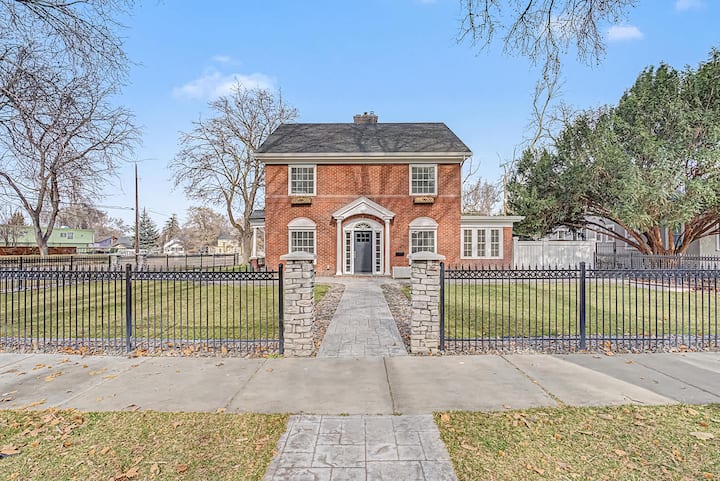 Historic Downtown Caldwell 5br|basement|yard|bbq - Middleton, ID
