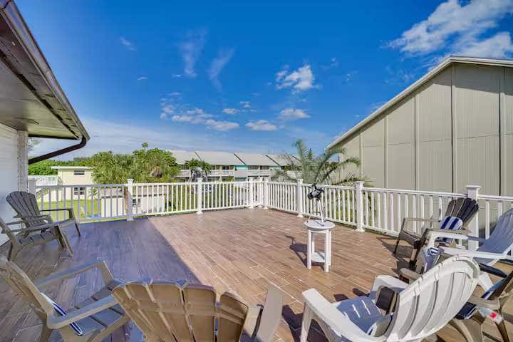 ‘Moon Beach Manor’ W/ Private Pool & Hot Tub! - Cocoa Beach, FL