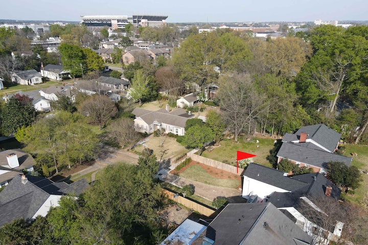 The Dearing House - 4 Br - Walkable Gameday House - Tuscaloosa, AL