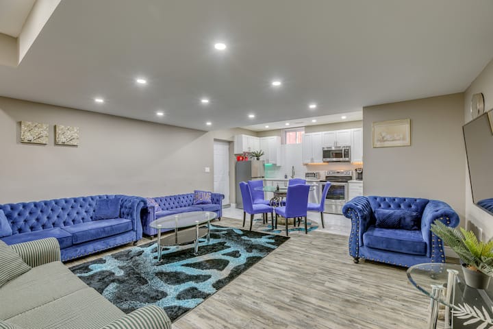 Short Drive To The Falls! Vibrant Apartment - Niagara Falls