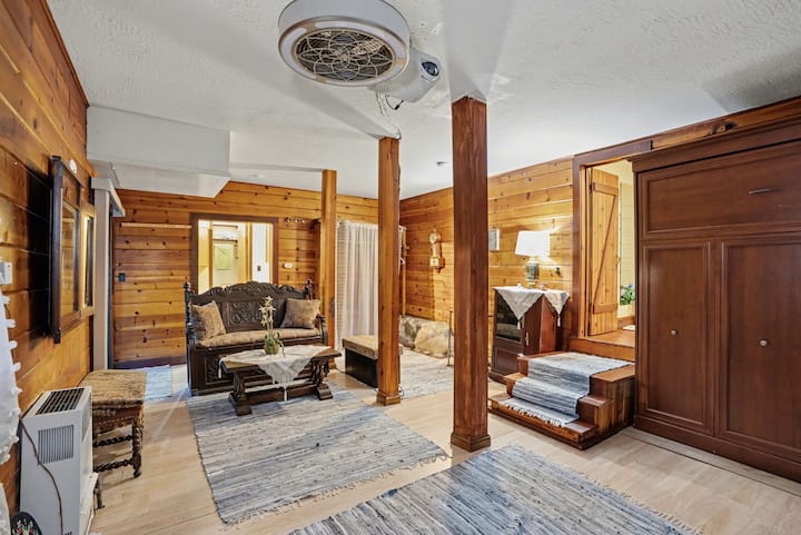 Creekside Gazebo • Bbq Garden & Fire Pit - Davenport, CA