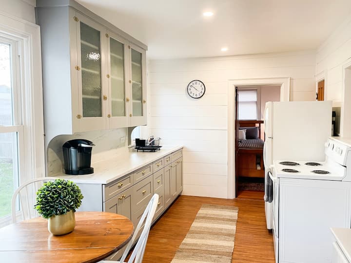 Winooski Getaway | Walkable, Charming - Burlington, VT