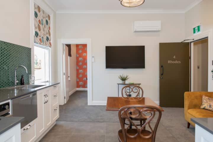 Rhodes Apartment - The Empire Hotel - 提馬魯