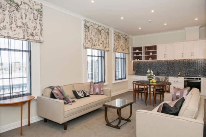 Duval Apartment - The Empire Hotel - Timaru