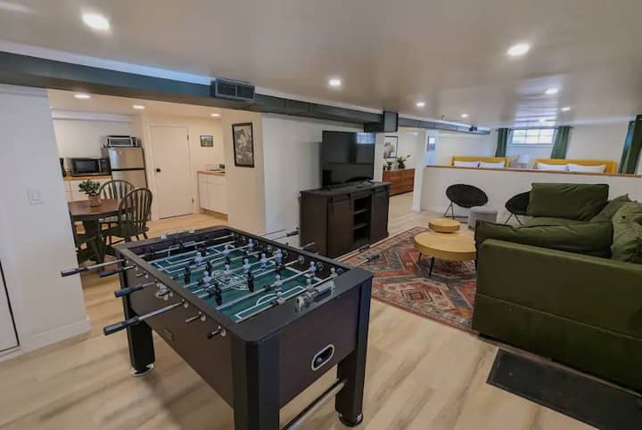 Basement Suite: Fenced Yard, Sauna & Foosball - Durango, CO