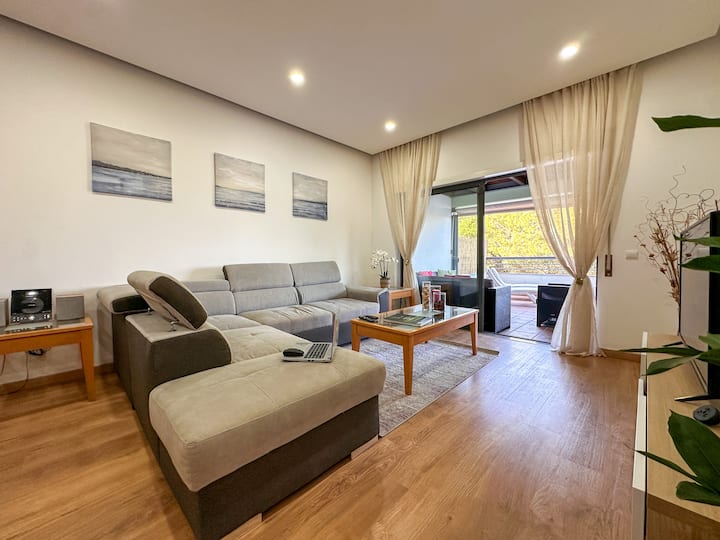 2-bed With Pool, Tennis And Garage In Lagos - Lagos