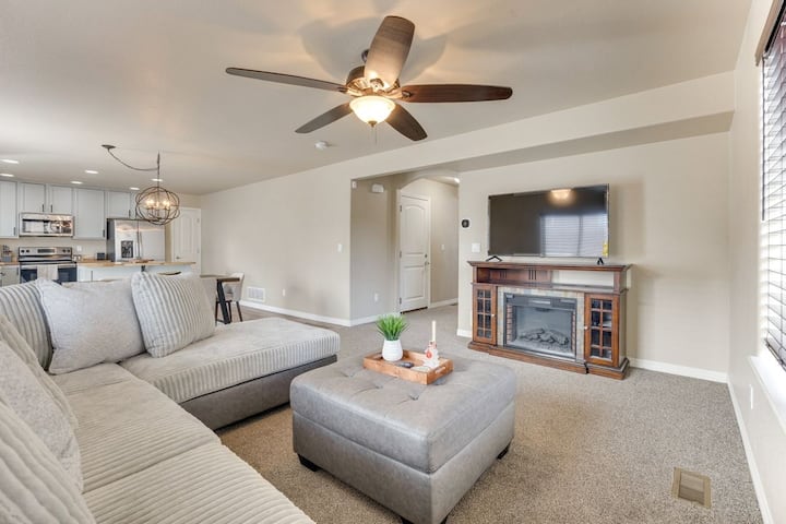 Private Yard • Bbq • Patio • Sleeps 8 • 4br - Colorado Springs, CO