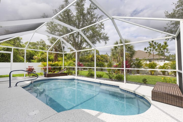 3br Home With Pool & Parking, Solar Power - North Port, FL