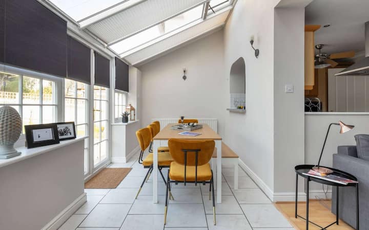 Wild Roses - The Maple House - Beaulieu Park - Chelmsford