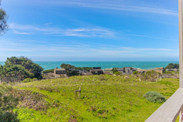 Hilltop House Near Pebble Beach - Sea Ranch, CA