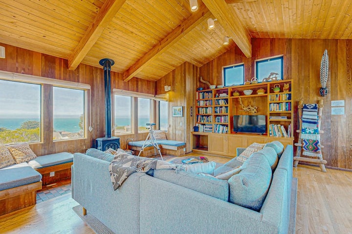 Hilltop House Near Pebble Beach - Sea Ranch, CA
