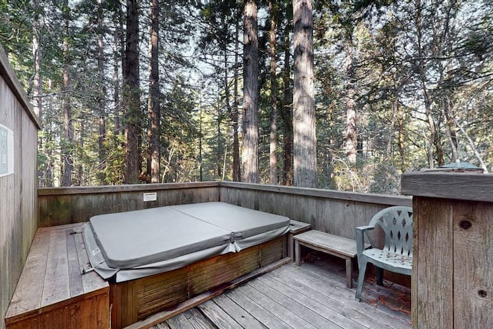 Woodland House With Private Hot Tub - Sea Ranch, CA