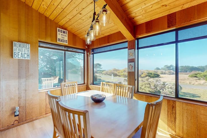 Sweeping Sanctuary, Dogs Welcome - Sea Ranch, CA